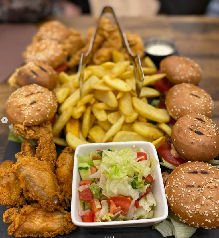 Platou Burger & Crispy Strips » Food Story